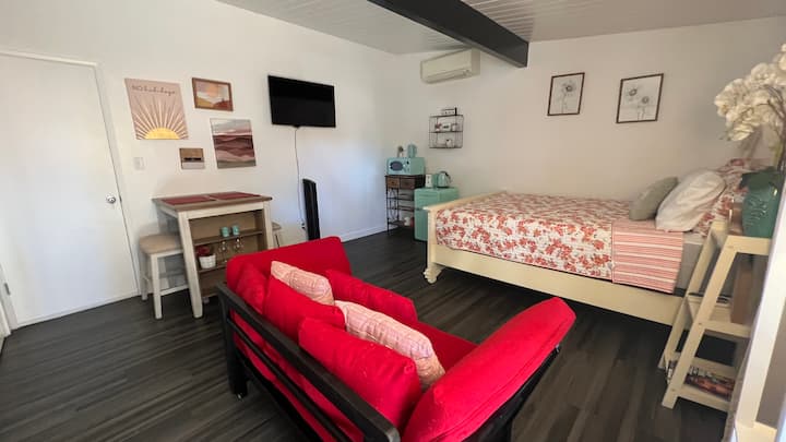 Master Bedroom With Private Entrance - San Diego, CA