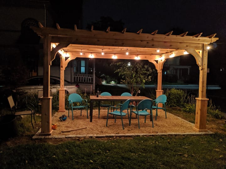 Sunny & Spacious In Newtonville - Brandeis University, Waltham
