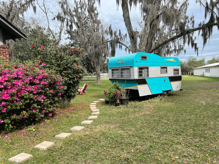 Diamond Oaks Glam Camp-the Lark - Savannah