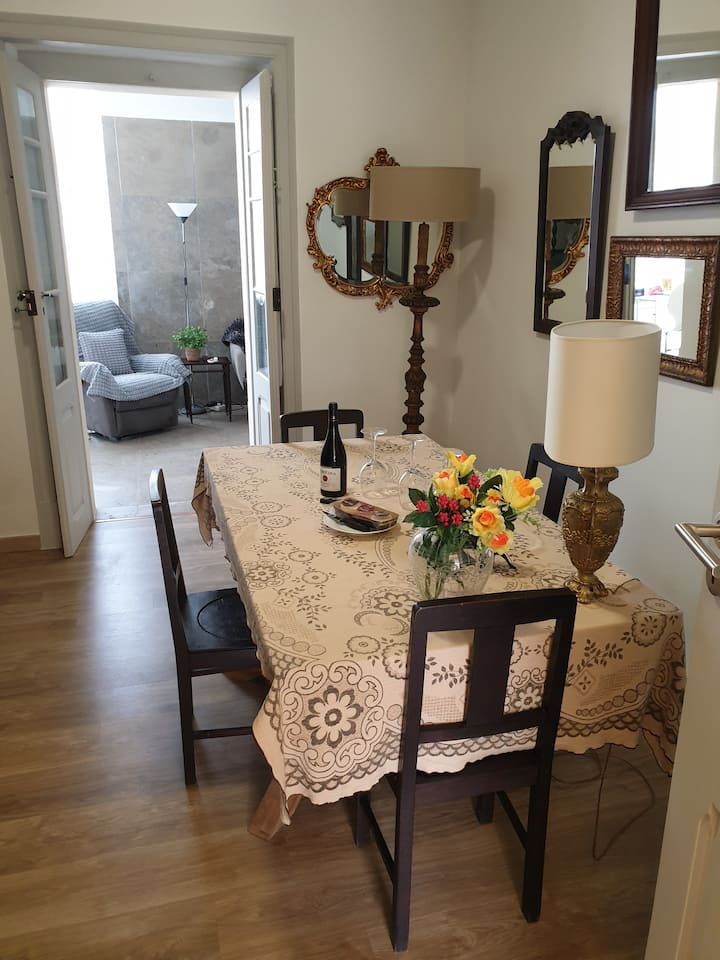 Um Apartamento Espaçoso, Elegante E Confortavel - Almeirim