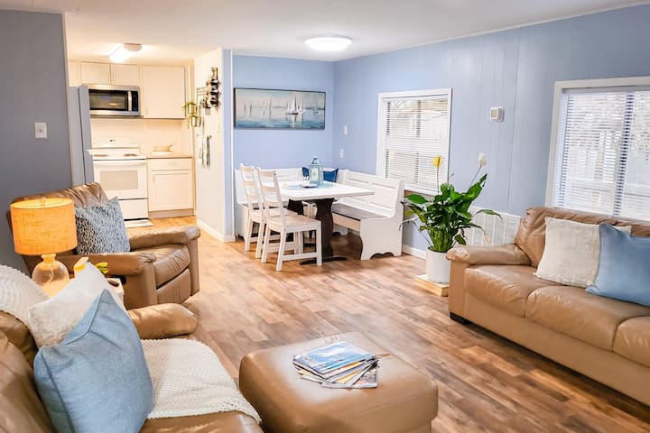 Beautiful Vacation Getaway Remodeled Year Ago - Corpus Christi, TX