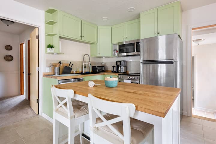 Peaceful 2bed-2bath Bungalow, Bright, Well Located - University of Oregon, Eugene