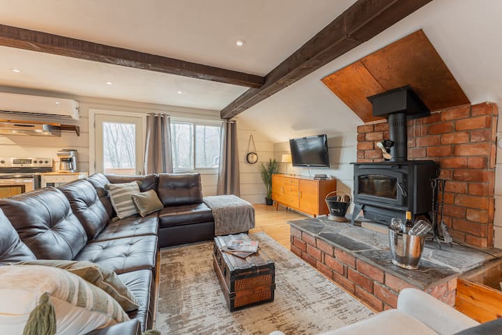 Detached Spa Chalet & Concierge (1 Month Min) - The Blue Mountains