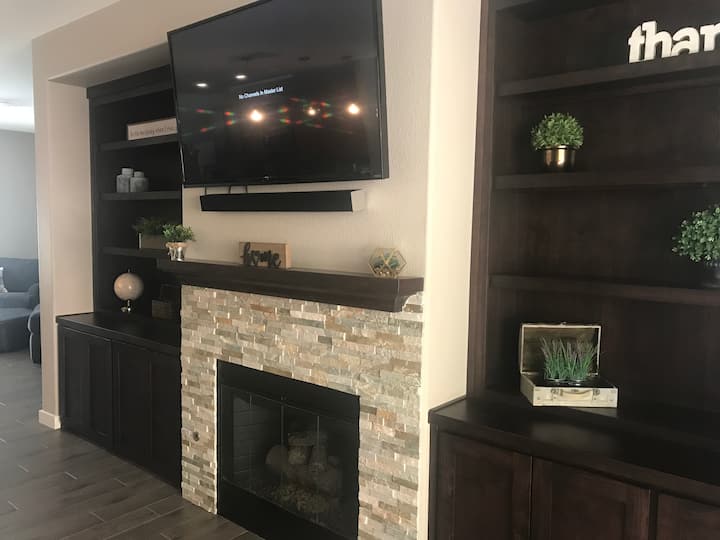 Hemet Home - 4 Bedroom 2 Bath - Hemet, CA