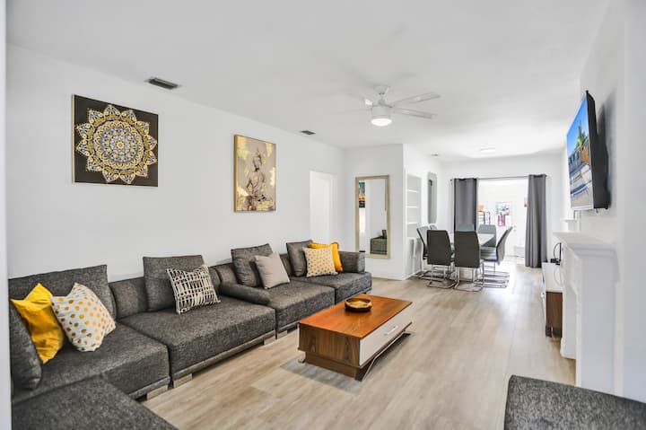 Miami-big/villa-6br/3bath/8minmiami-beach/16sleeps - Miami, FL