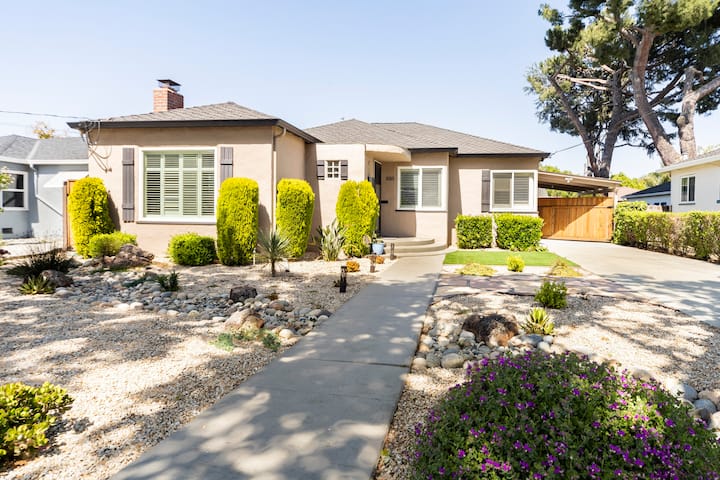 A Gem! Executive 4b2.5b 2019 Sqft House J-town - Campbell