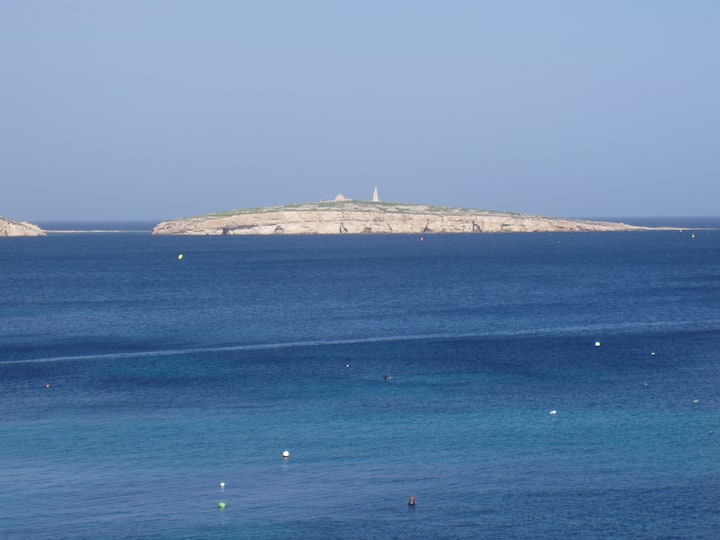52/3: The Sea Across The Road - Malta