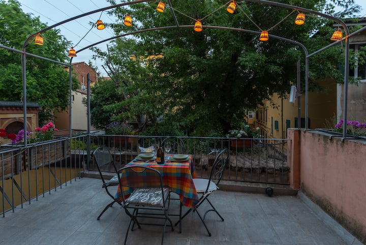 Capo Di Lucca Home - In Centro Con Terrazzo - Bolonia
