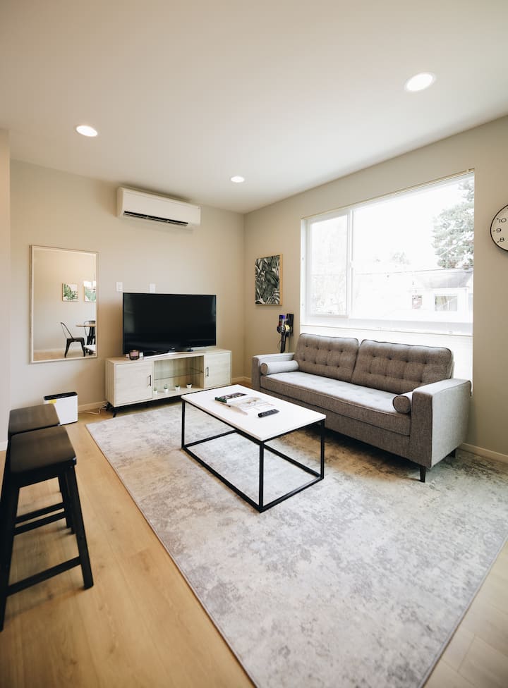Modern City Townhouse In The Tech Community - Seattle, WA