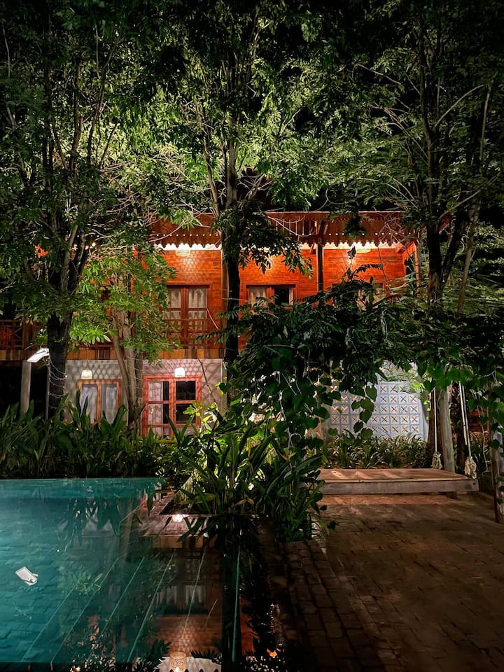 Three-bedroom Family Villa/kitchen/ Bar/ Lounge - Cambodge