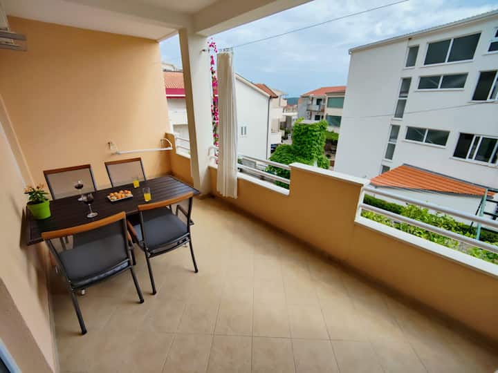 Cosy 1bd Apartment For 3 With Free Car Parking - Tučepi