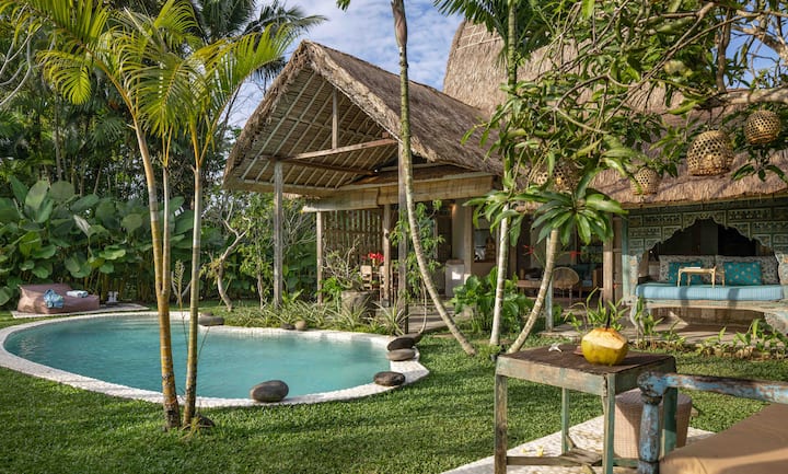 Reimagined Teak Pavilion • Pool • Rice Paddy - Ubud