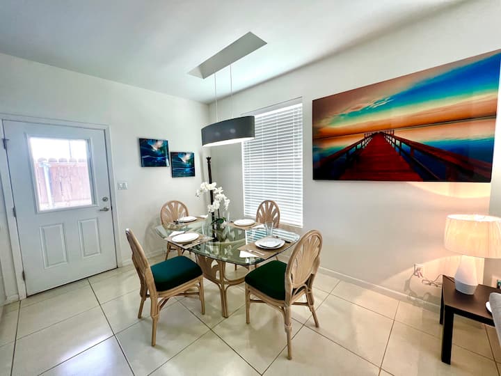 Exceptionally Located, Gated, Clean Serviced Apt. - Pharr, TX