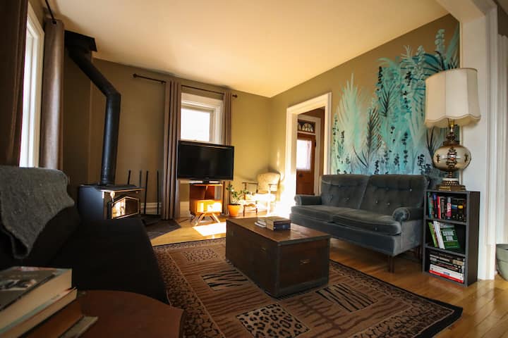 Vibrant Room, Near The Marina - Kanata