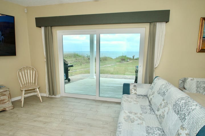 Directly On The Ocean. Entire Private First Floor. - Flagler Beach, FL