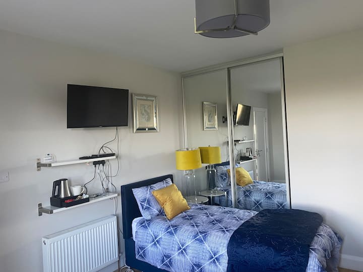 Burren Hazelwood Cottage, Gentian Room - Clare County