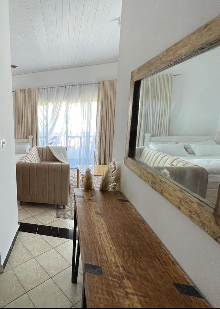 Cozy Bespoke Studio0723144865 Beach View. - Mombasa