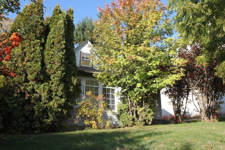 Maison Entière 4 Chambres Creston, 3 Semaines Et + - Creston