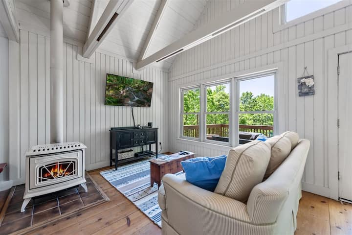 Spacious Couples Retreat, Pet Friendly, Hot Tub - Amicalola Falls Campground, Dawsonville