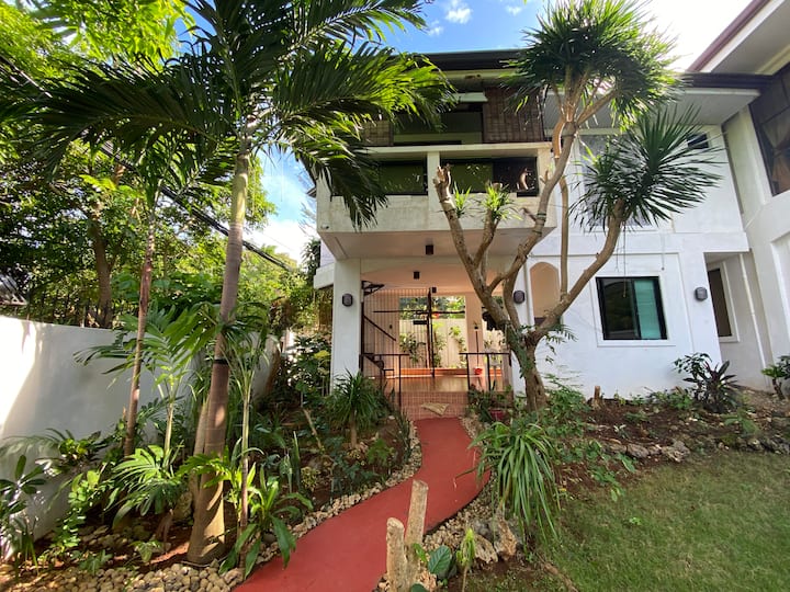 4-bedroom House- Summer Breeze Boracay Aklan - Long Beach Island