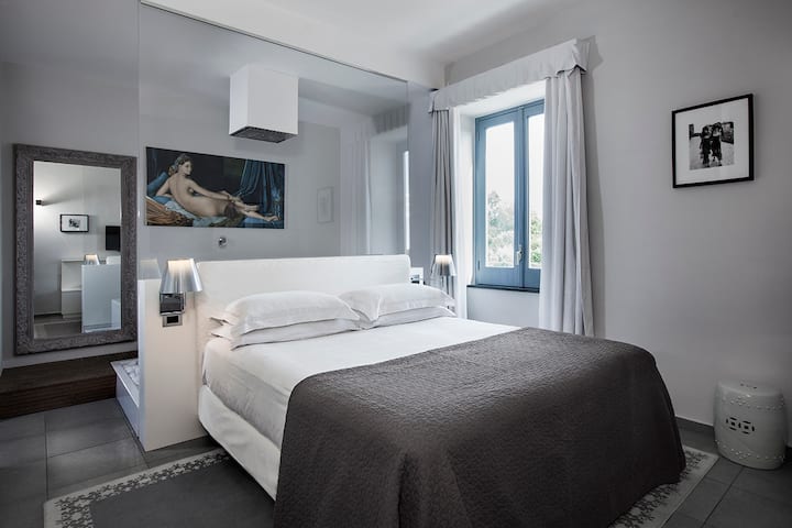 Chromotherapy Suite - Procida