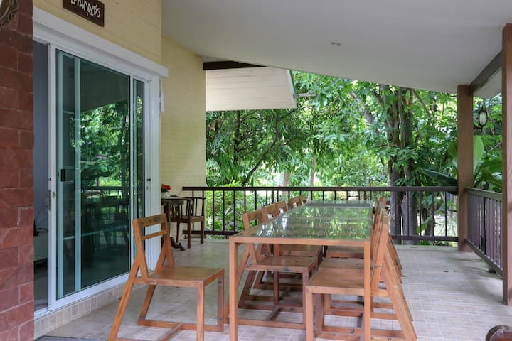 บ้านภูสวน รีสอร์ท บ้านกุญชร - Mueang Prachinburi District