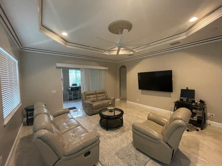 Master Bedroom With Pool/jacuzzi In Custom Home