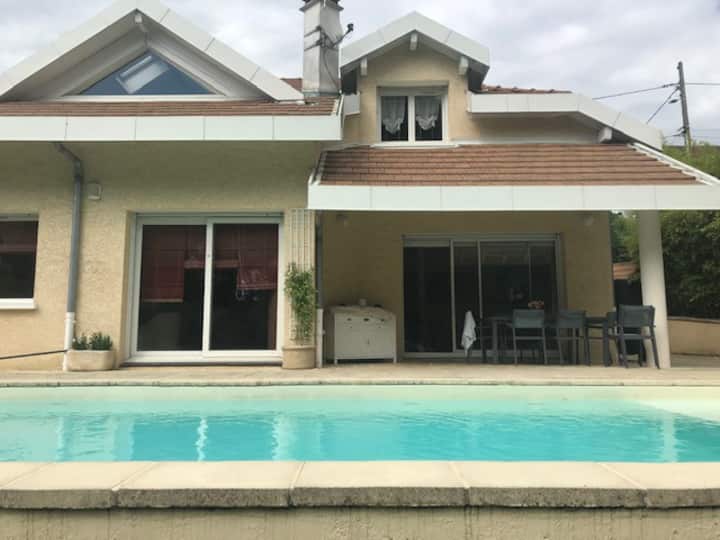 Geneve, Maison Familiale Calme En Pleine Nature - Ferney-Voltaire