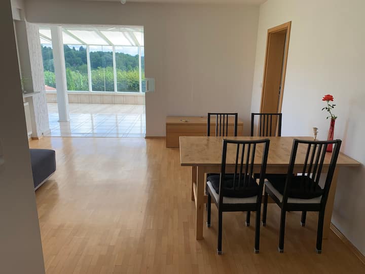 Traumlage-
Schöne Wohnung, Terasse, Garten - Esslingen