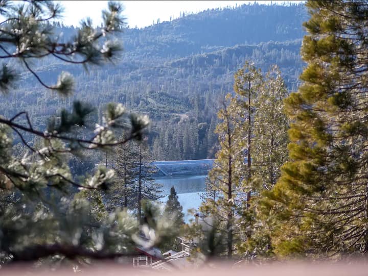 4-story Lake View Cabin With Boat Slip & Marina - North Fork, CA