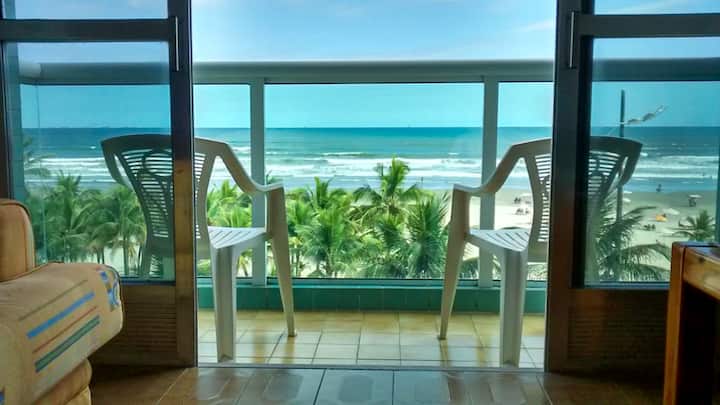 Cozy Beachfront Apartment - Praia Grande