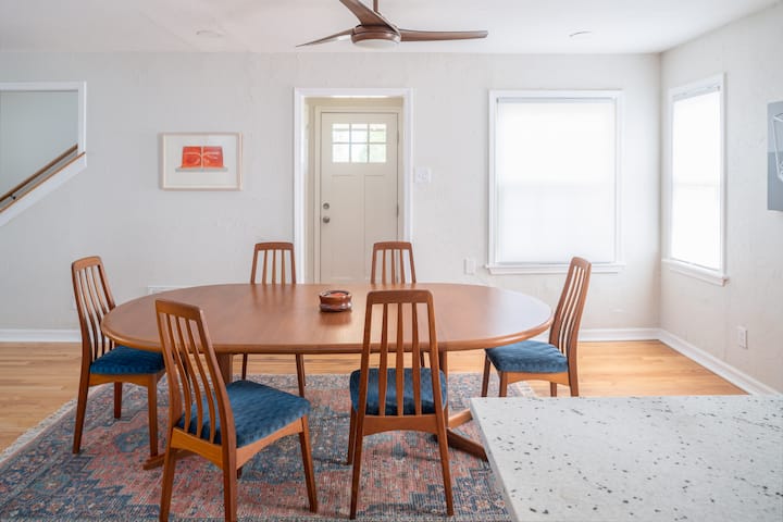 Mid Century Home By The Plaza District - Uptown Oklahoma City - Oklahoma City