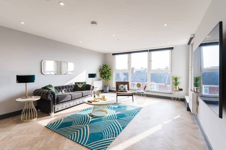 Luxurious 2-bed Apt With Balcony, Parking & Gym* - Barry