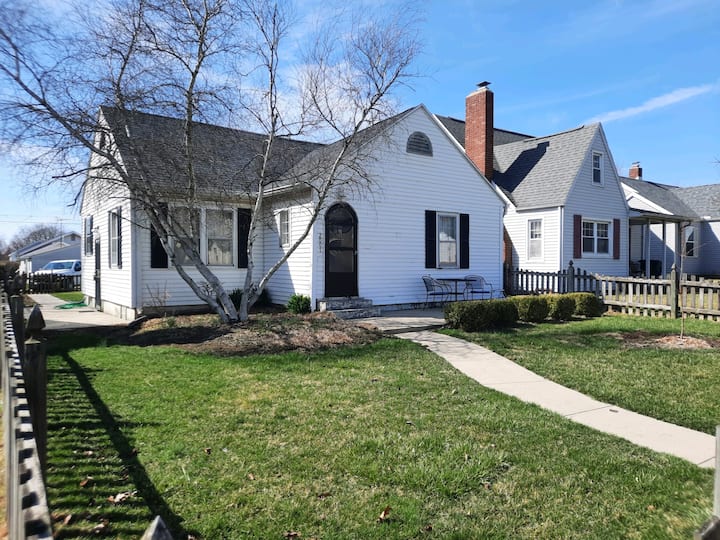 2007/charming 2 Bedrm Cottage Close To Ball State - Muncie, IN