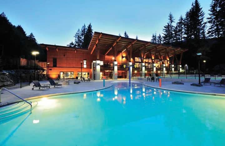 Serene Cottage By The Creek - Cultus Lake