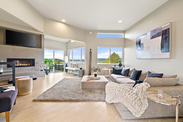 Contemporary Seattle View Home - Seattle, WA