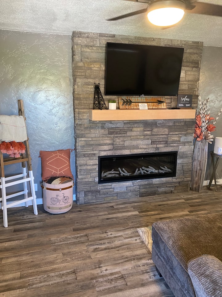 Cozy 2 Bedroom Heart Of Downtown - 比尤特