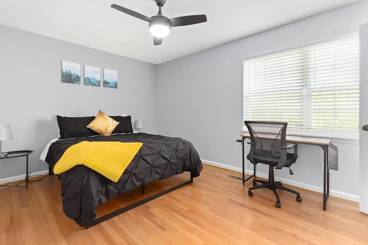 Relaxing & Modern Unc/duke Vacation Home - Chapel Hill, NC
