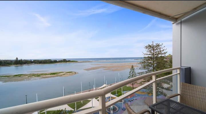 I Bedroom Waterfront - The Entrance