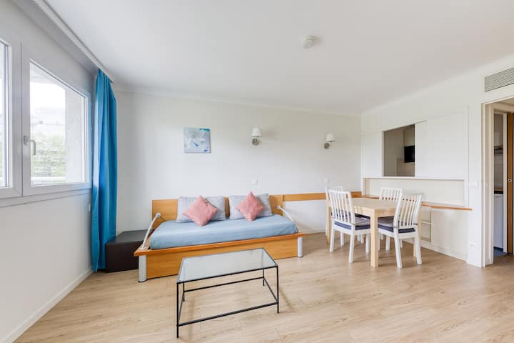 7 Min Walk To Metro, Aparthotel La Defense - Rueil-Malmaison