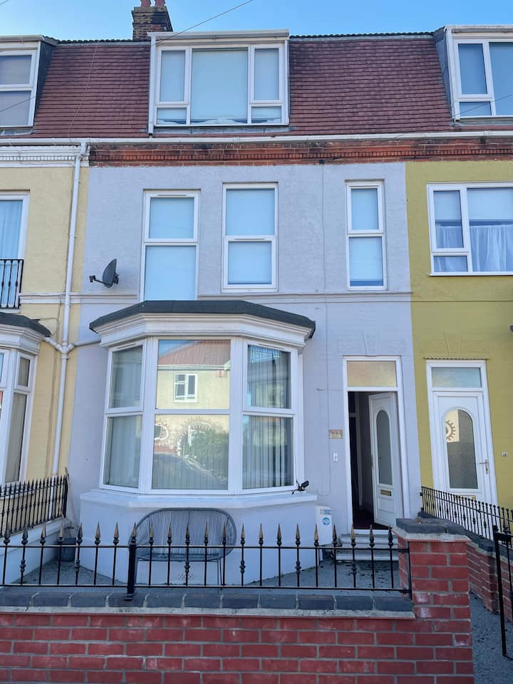 Fully-furnished Family Beach Holiday Home - Great Yarmouth
