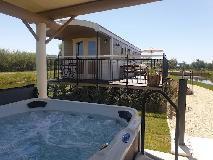 Roulotte  Cosy  Avec  Spa Privatif En Camargue. - Saintes-Maries-de-la-Mer