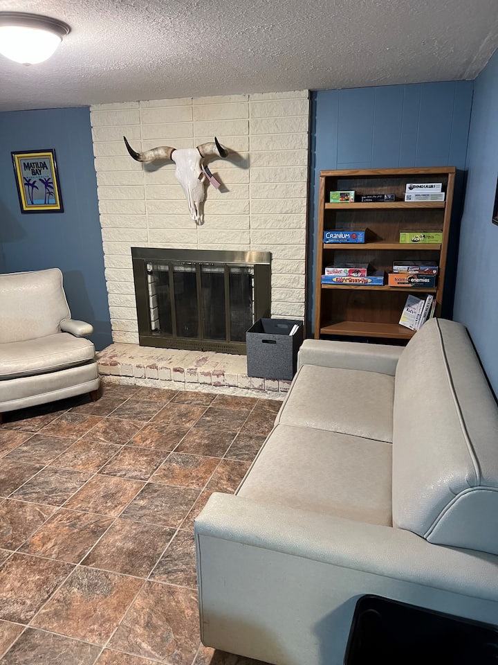 Private Farmhouse Retreat With Lots Of Room! - Rexburg, ID