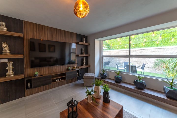Private Garden In The Best Area + Parking - Aguascalientes