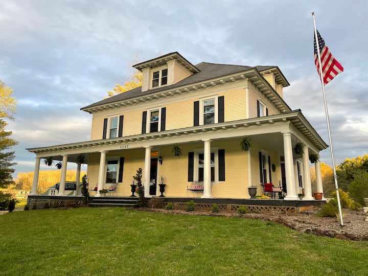 1880s Victorian Country Charm/family Meeting House - FloydFest