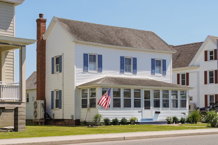 Charming Beach Cottage On Chincoteague Island, Va - Chincoteague, VA