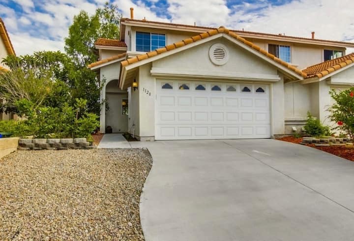 Family Home 4 Bedrooms With 4 Beds - ビスタ, CA