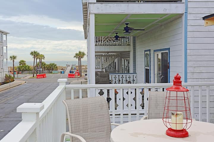 Seaside Villa Unit D With Ocean View From Porch - Tybee Island, GA