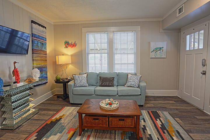 Seaside Villa Unit D With Ocean View From Porch - Tybee Island, GA