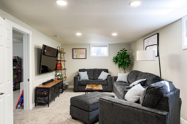 Dino House!🦖🦕between Denver&boulder|hot Tub|arcade - Westminster, CO